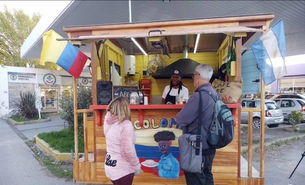 "La Colombiana": La historia detrás del puesto de arepas que Emily ...